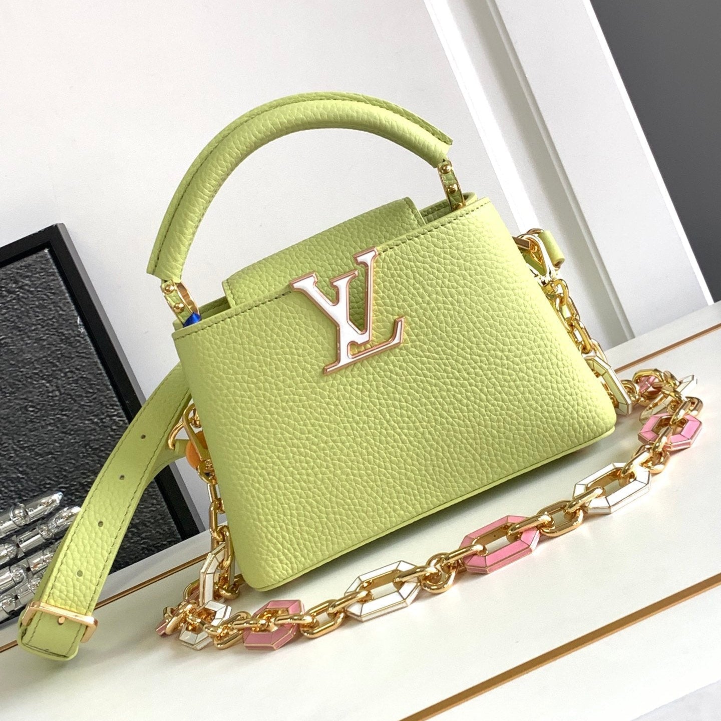 CAPUCINES MINI 21 IN PEAR GREEN TAURILLON GOLD HARDWARE – Chiba Jewelry